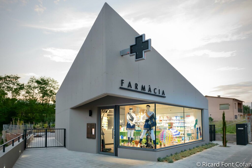 Eczaneler Farmacia Lda. Nuria Coll, Katalonya, foto