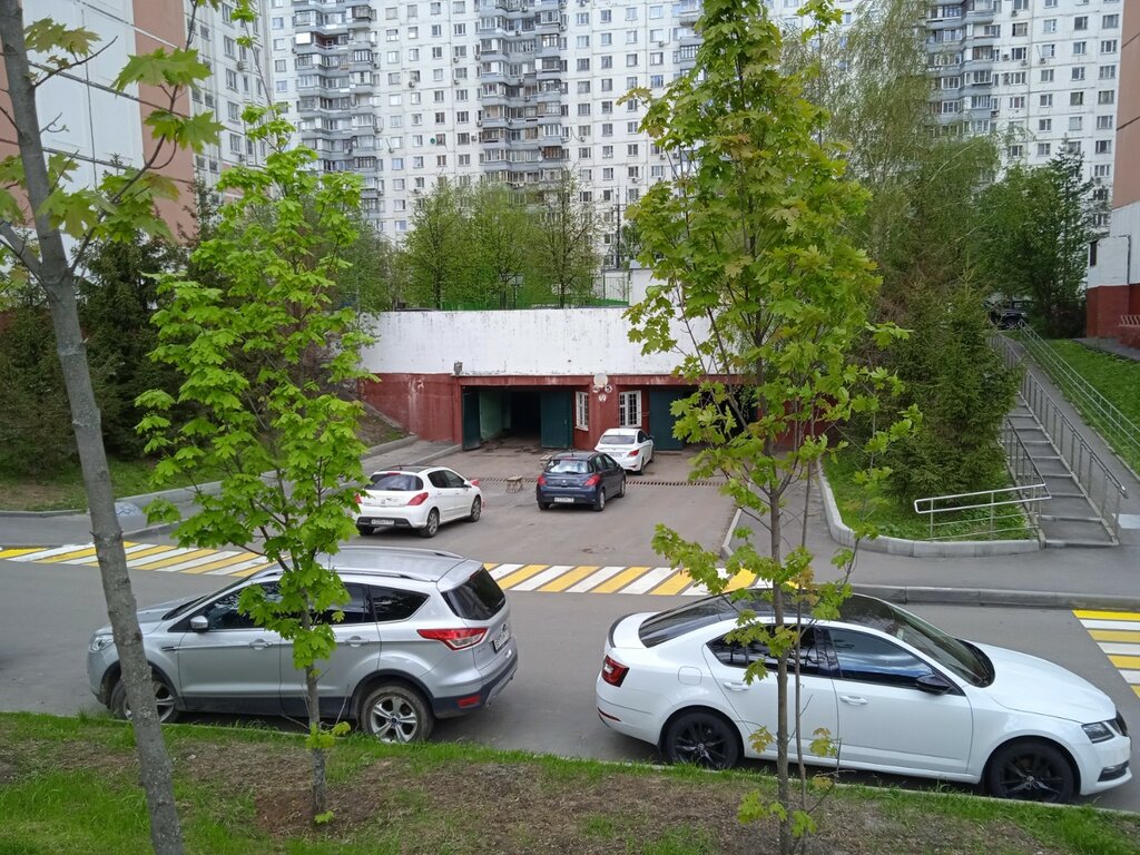 Garajlar Garazhno-stroitelny kooperativ Vvedenskogo-24, Moskova, foto