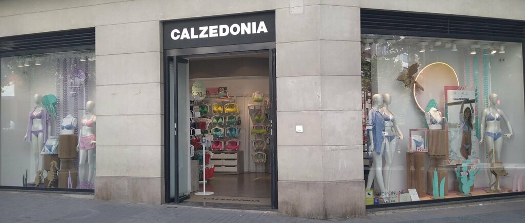 Giyim mağazası Calzedonia, Jaen, foto