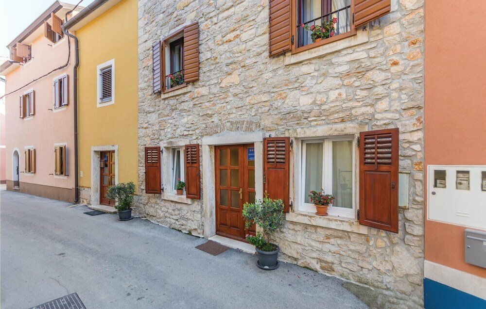 Otel Amazing Home in Novigrad With Wifi and 1 Bedrooms, Dünya, foto