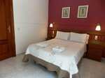 Hostal Dulcinea (Calle Cervantes No:19, Municipios Madrid), otel  Madrid'den