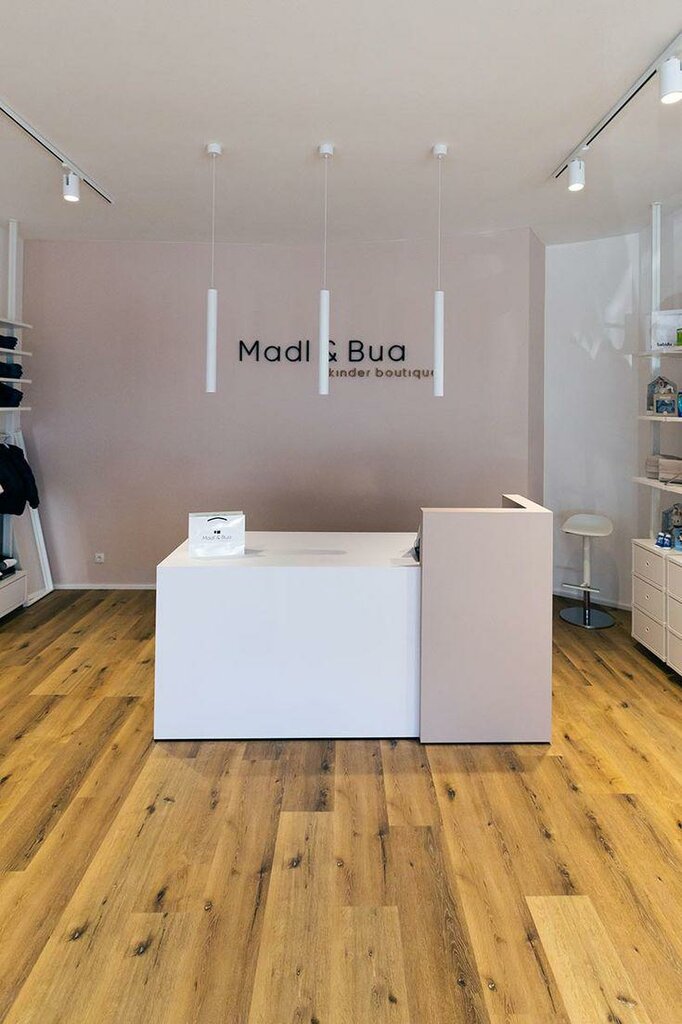 Giyim mağazası Madl & Bua Kinderboutique - Barbara Auer, Tirol, foto