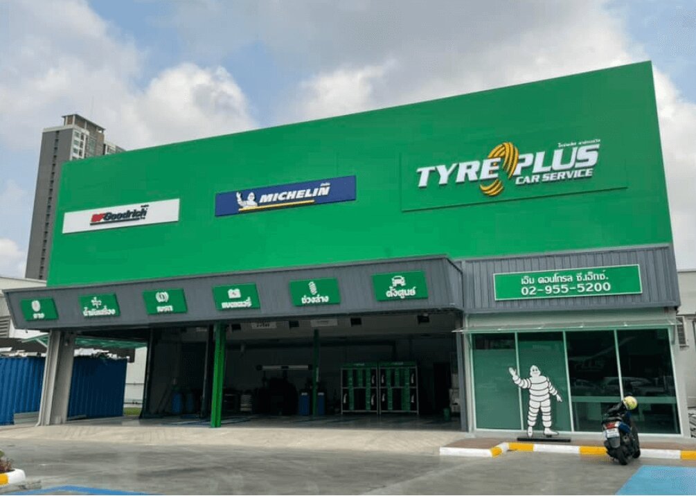 Jant ve lastikçiler Tyreplus M Control C. X., Bangkok, foto