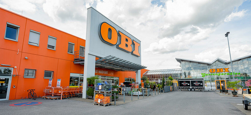 Boya ekipmanları OBI Farbmisch-Service im Markt Hassfurt, Bavyera, foto
