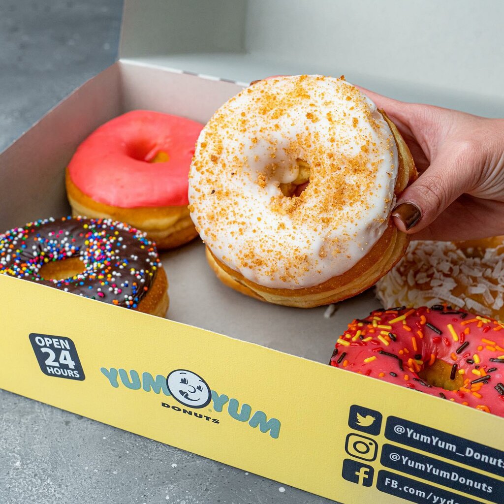 Restoran Yum Yum Donut, Glendale, foto