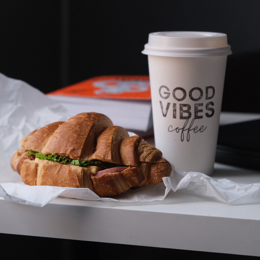 Kahve dükkanları Good Vibes Coffee, Moskova, foto