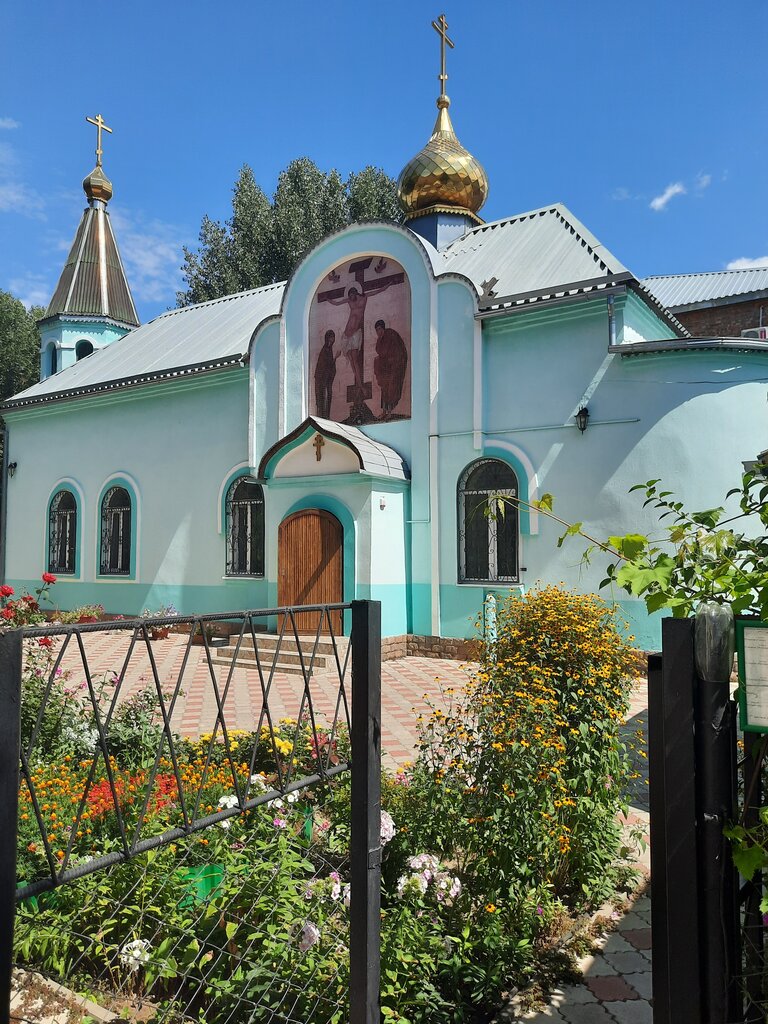 Ortodoks kiliseleri Prikhod Vozdvizheniya i Chesnogo Zhivotvoryashchego Kresta Gospodnya, Volgodonsk, foto