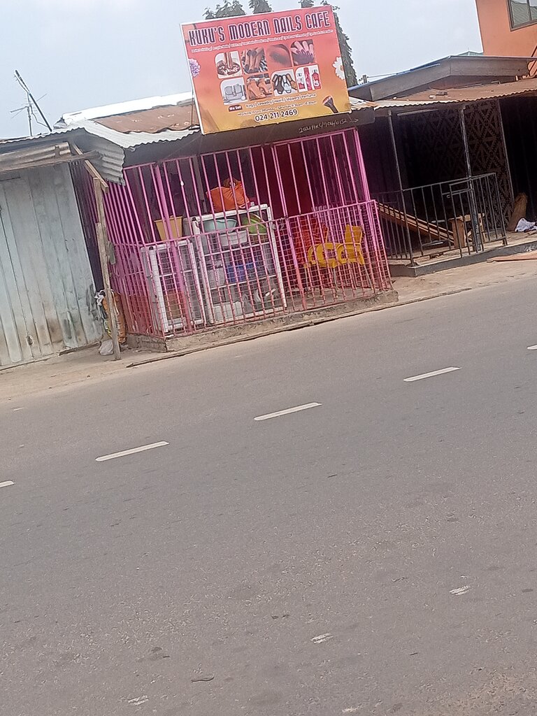 Manikür-pedikür Kuku Modern Nails Cafe, Akra, foto