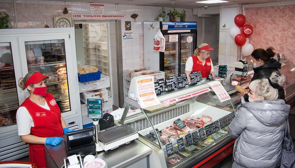 Kasap, şarküteri Usolskiy svinokompleks, Irkutsk, foto