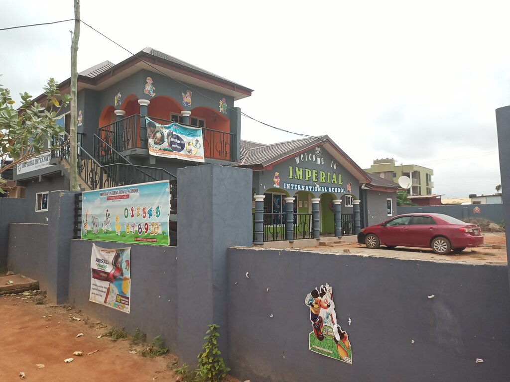 Ortaokul Imperial international school, Dünya, foto