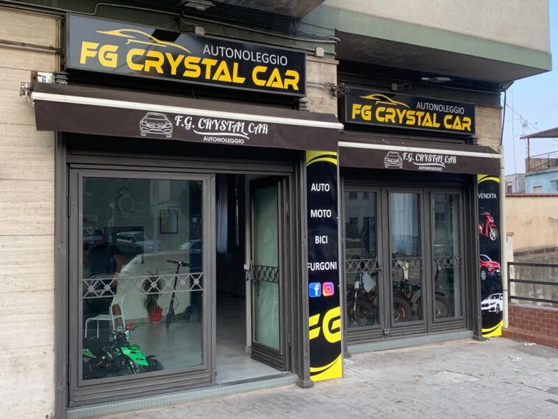 Motosiklet satışı Autonoleggio F. G. Crystal Car, Katanya, foto