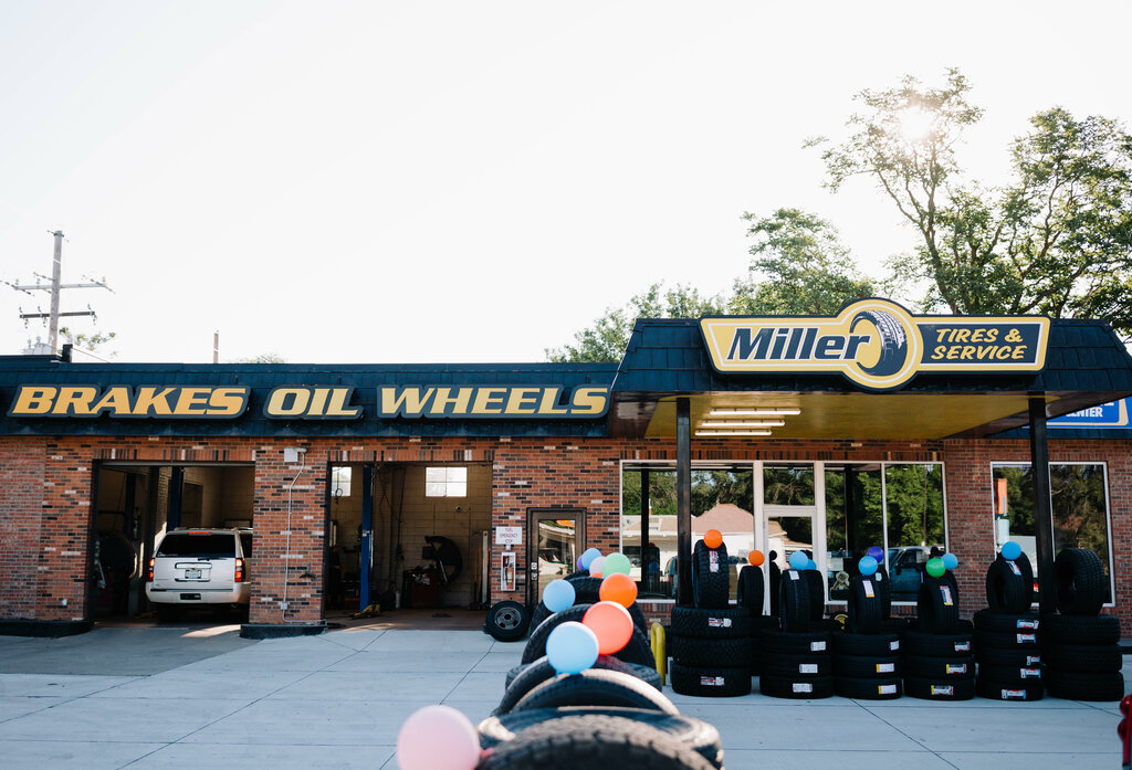 Express yağ değişim noktası Miller Tire Pros & Service, Grand Island, foto