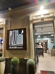 PizzaMi (Via Longo No:2, Nicolosi), pizzacılar