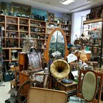 Antiques (ulitsa imeni D.V. Yemlyutina No:9), antikacı dükkanları  Saratov'dan