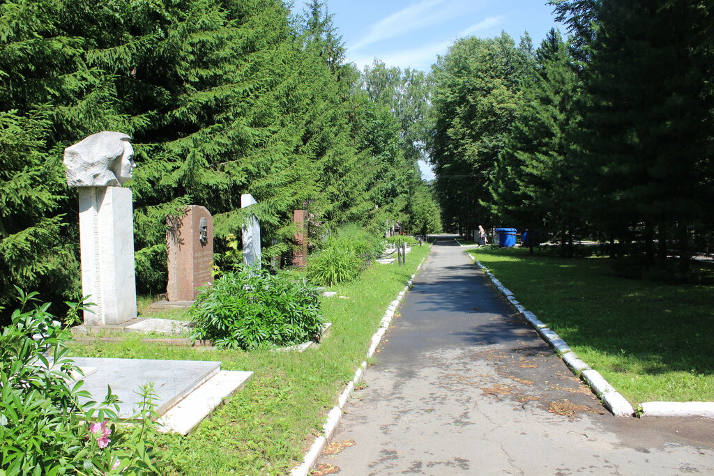 Mezarlıklar Cemetery № 1 in Cheboksary, Cheboksary, foto