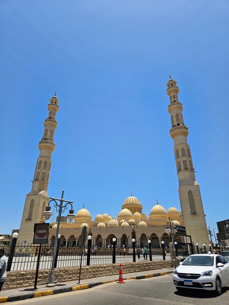 Cami Al-Bahr Al-Ahmar Mosque, Hurgada, foto