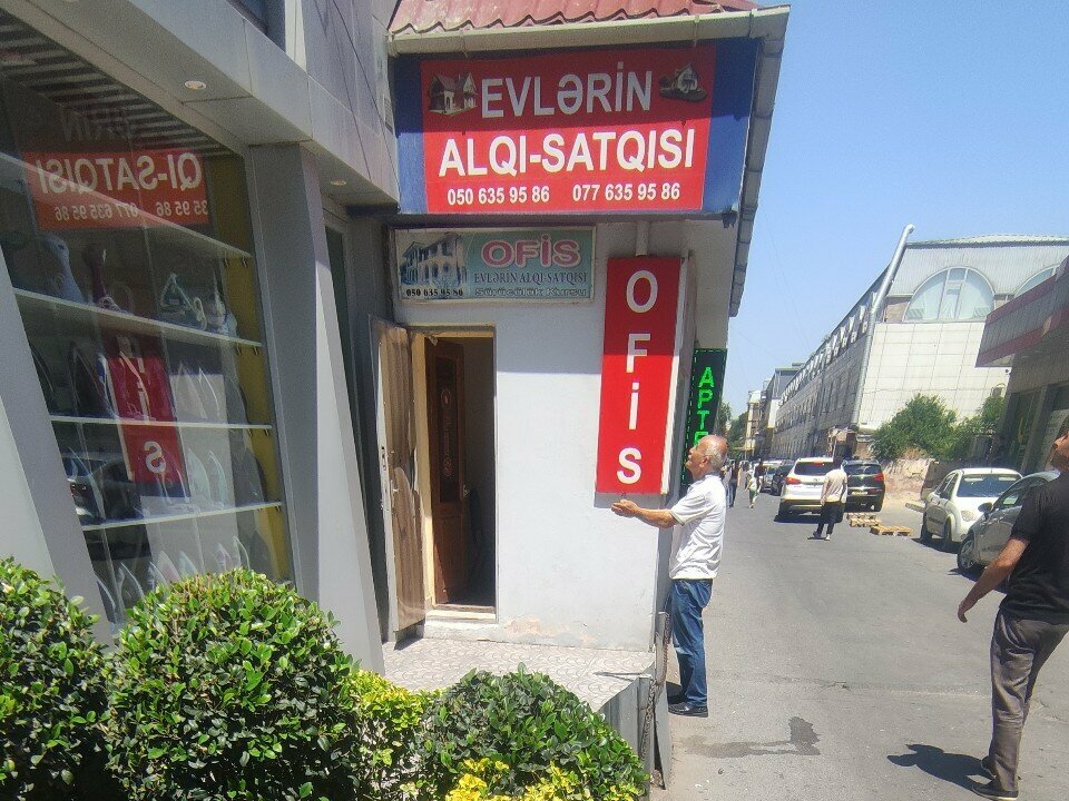 Emlak ofisi Evlərin Alqı-Satqısı, Bakü, foto