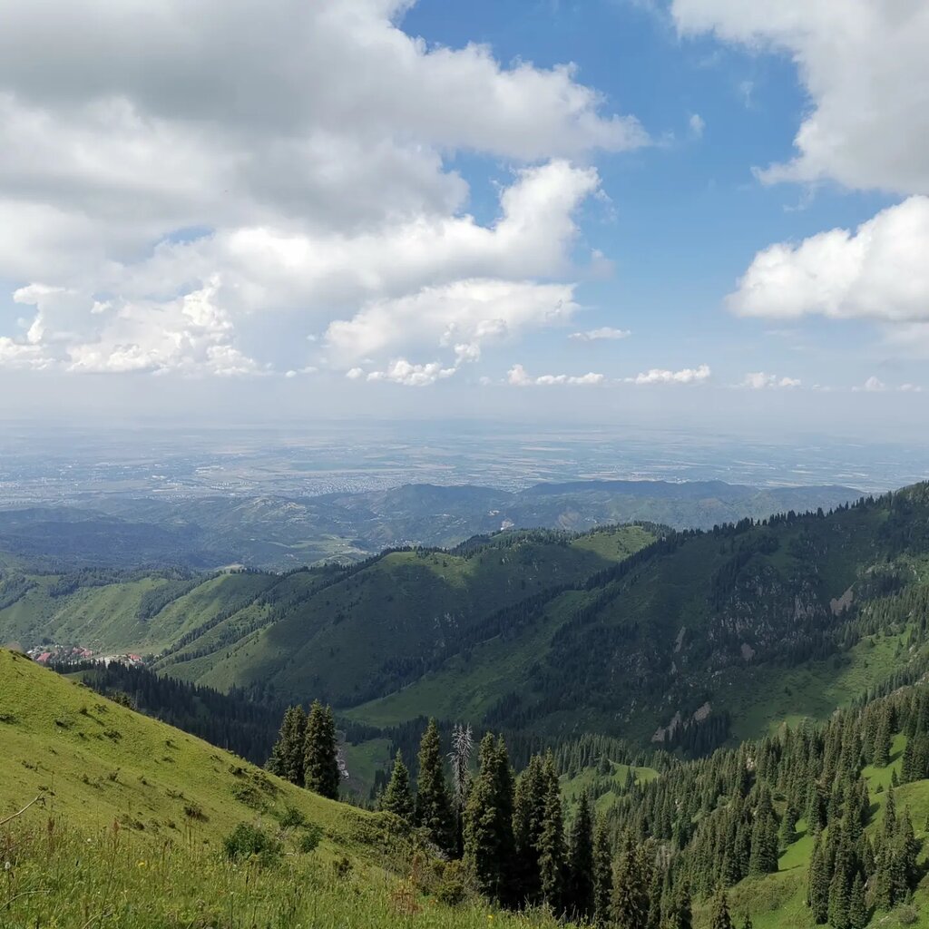 Seyir terası Enthusiasts' Glade, Almatı, foto