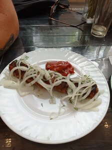 U Aliny (Солнечная улица No:2А, посёлок городского типа Партенит), kafe  Kırım Cumhuriyeti'nden