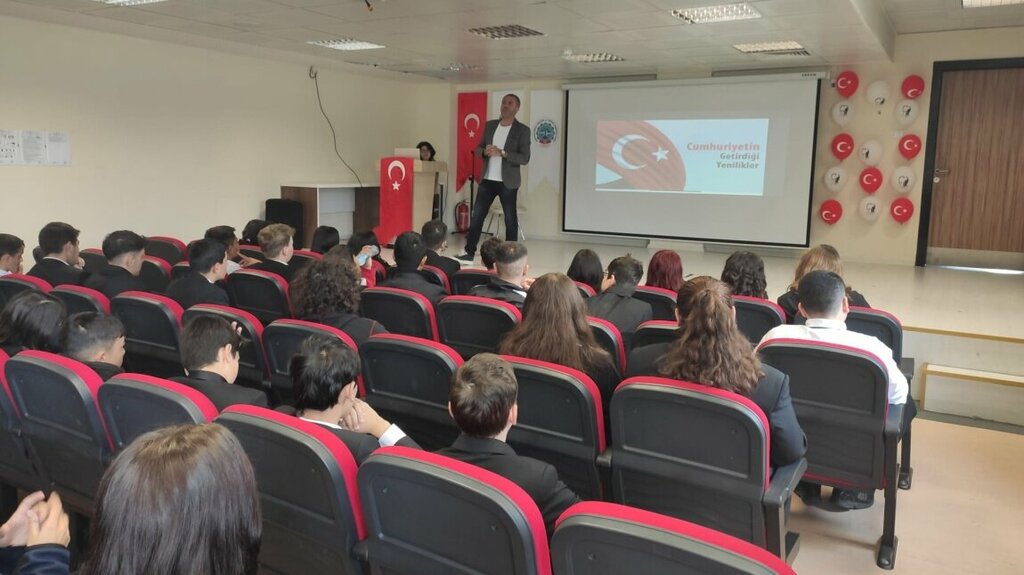 Lise Kumburgaz Turizm Mesleki ve Teknik Anadolu Lisesi, İstanbul, foto