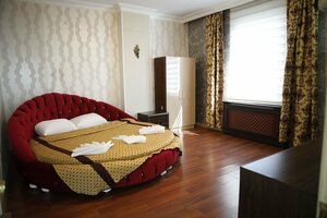 Safir Hotels Silivri (İstanbul, Silivri, Yeni Mah., General Ali İhsan Türkkan Cad., 5), otel  Silivri'den