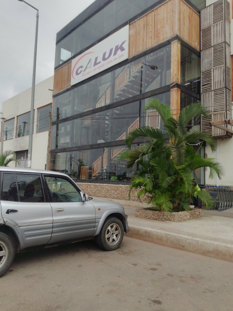 Alışveriş merkezleri Caluk Loja Central Variadades, Loanda, foto