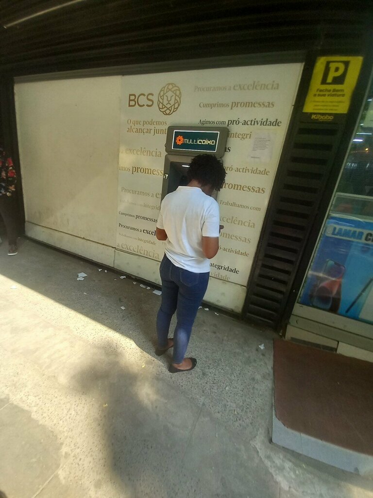 ATM'ler Bcs, Loanda, foto