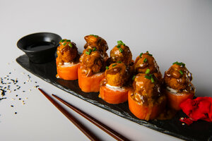 Tuna's-sushi (Pionerskaya Street No:62В), suşi restoranı  Birobidgan'dan