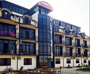 Адмирал-Плаза (R. Zorge Street No:56А, Izberbash), otel  Izberbash'tan