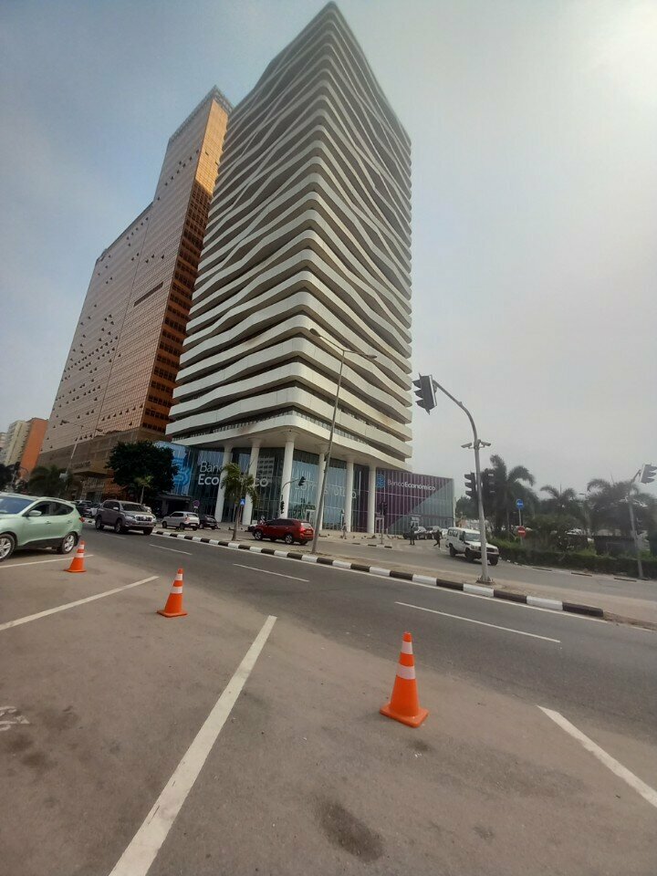 Banka Banco Económico, Loanda, foto