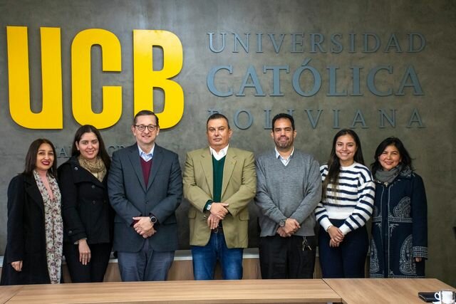 Yüksekokul Universidad Católica Boliviana, Dünya, foto