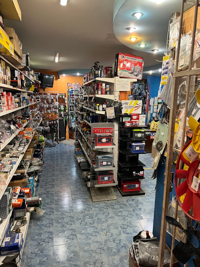 Otomobil yedek parçaları Autoparts, Kırım Cumhuriyeti, foto