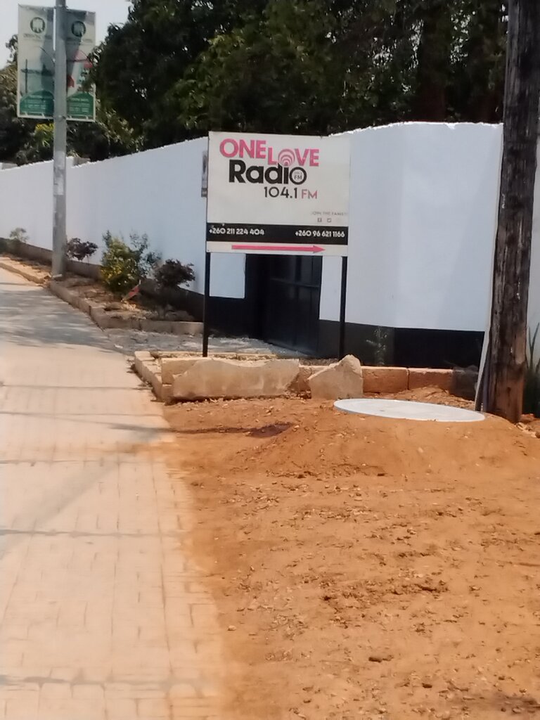 Radyolar One Love FM 104.1, Lusaka, foto