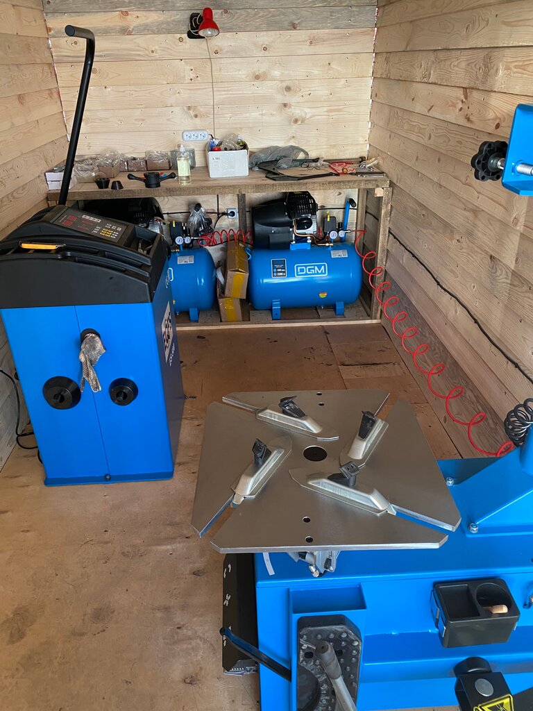 Oto lastik tamiri Tire service, Yaroslavskaya oblastı, foto