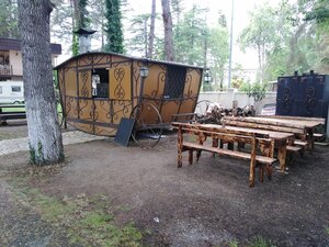 Мясная коптильня (Autonomous Republic of Abkhazia, Town of Bichvinta, Gochua Street), fast food  Pitsunda'dan