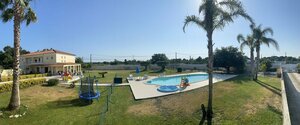 Charming 4-bed Villa in Quinta do Anjo, Palmela (Setúbal, Palmela), otel  Setubal'dan