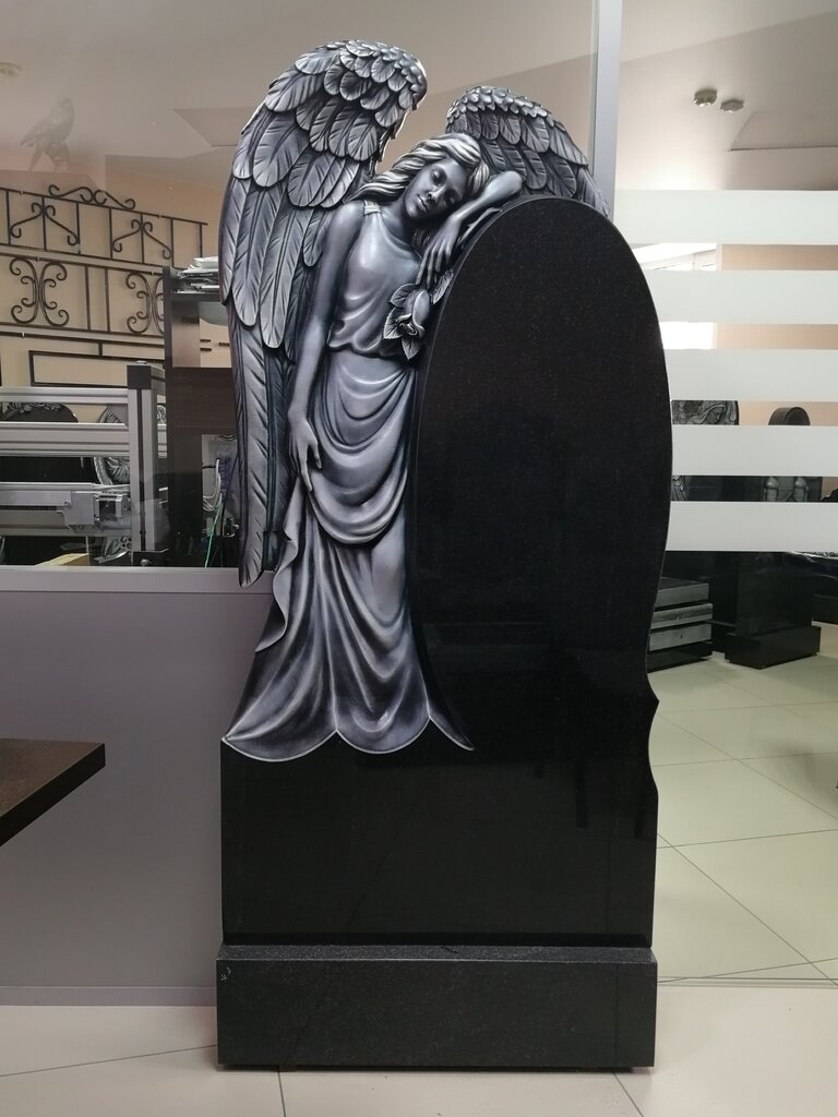 Heykel ve mezarlık taşı üreticileri Памятники, Ulyanovsk, foto
