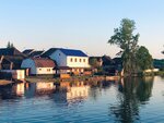 Домик у пруда (ulitsa Frunze No:18, posyolok gorodskogo tipa Staroutkinsk), otel  Sverdlovskaya oblastından