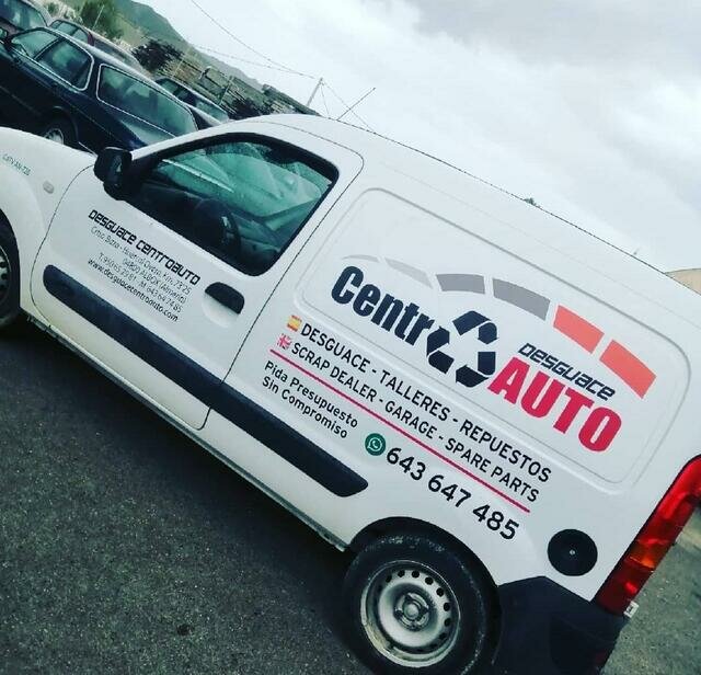 Otomobil servisi Desguace CentroAuto Albox, Endülüs, foto