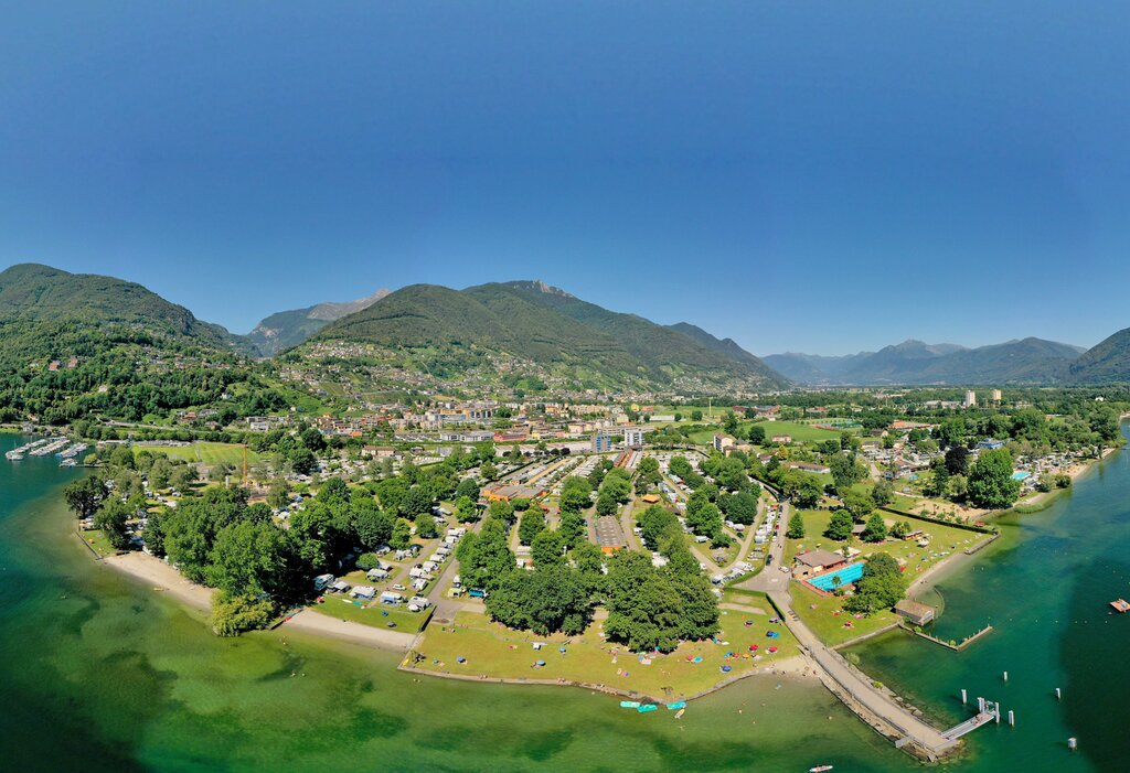 Restoran Camping Tamaro Resort, Ticino, foto