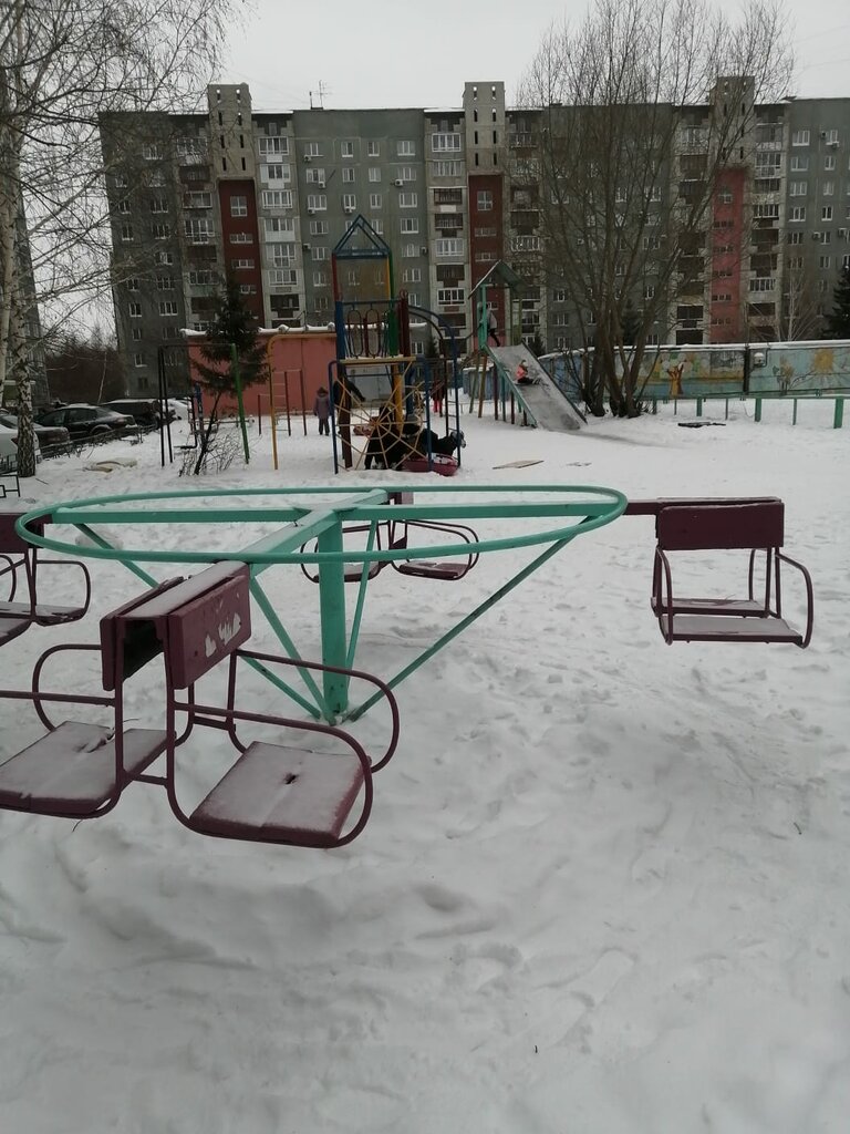 Oyun alanı Playground, Omsk, foto