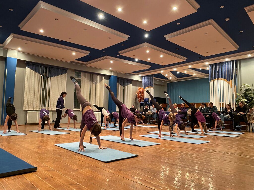 Dans okulları Alpaca, Liubertsy, foto