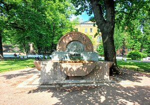 Voronikhinsky Skver (Saint Petersburg, Kazanskaya Street), kültür ve eğlence parkları  Saint‑Petersburg'dan