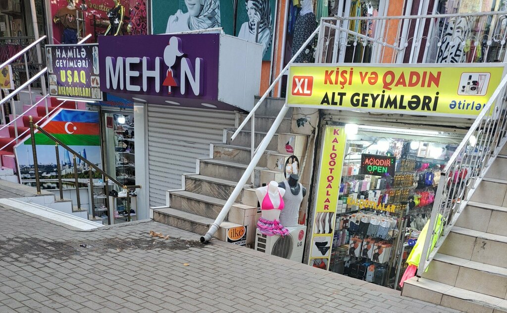 i̇ç giyim ve mayo mağazası Kişi Və Qadın Alt Qeyimləri, Bakü, foto