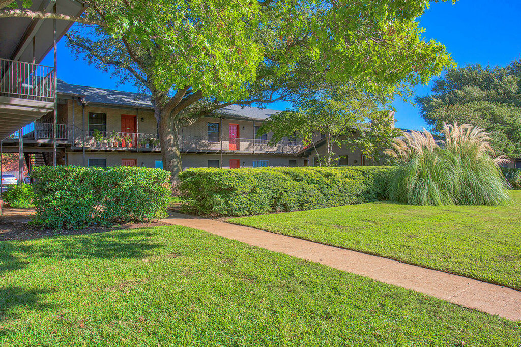 Emlak ofisi Villas at Monterey, Dallas, foto