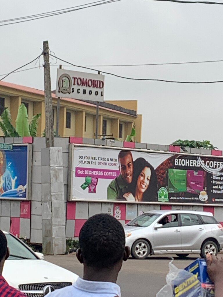 Ortaokul Tomobid school, Lagos, foto