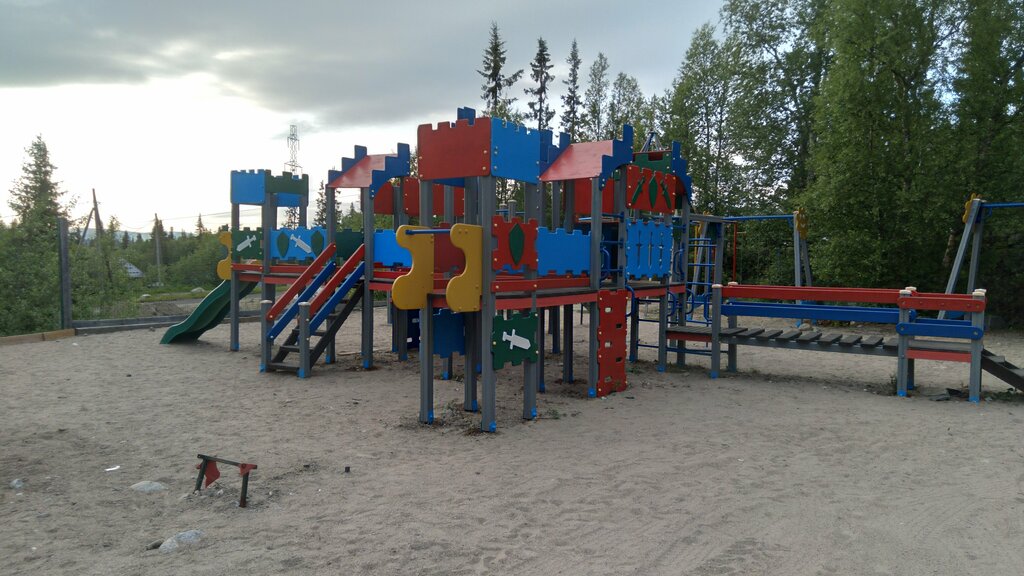 Oyun alanı Playground, Murmanskaya oblastı, foto