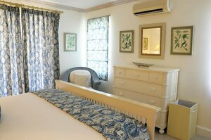 This Beautifully Decorated 3 Bedroom 3 Bathroom Duplex Villa (Saint Thomas), otel  Dünya'dan