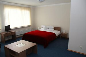 Dobele (Uzvaras iela No:2), otel  Dobele'den