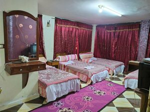 Cairo Moon Hotel - Hostel (Adly Street No:28, Abdeen, Cairo), otel  Kahire'den
